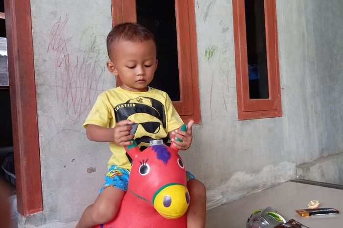 Penyebab dan Cara Mengatasi Anak Ngompol Saat Tidur, Orangtua Wajib ...