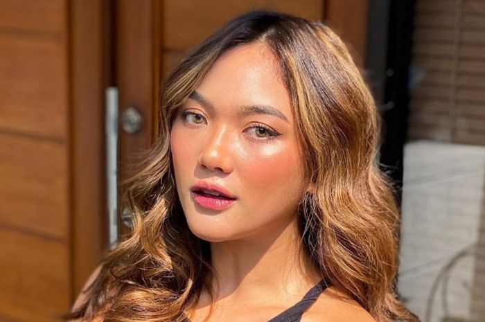 Bak Mermaid di Bawah Laut, Intip Potret Marion Jola Pakai Kostum Putri Duyung Curi Perhatian ...