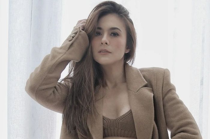 Bikin Resah, Intip Seksinya Wulan Guritno Pakai Bodysuit Pamer Paha Mulus Bikin Resah, Intip Seksinya Wulan Guritno Pakai Bodysuit Pamer Paha Mulus