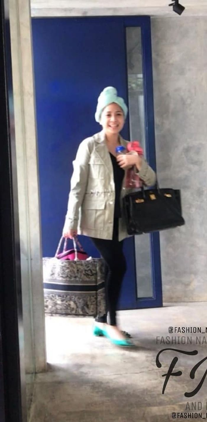 Habis Mandi, Gaya Nagita Slavina dengan Handuk di Kepala Bikin Netizen Salah Fokus ke Tas Mewah ...