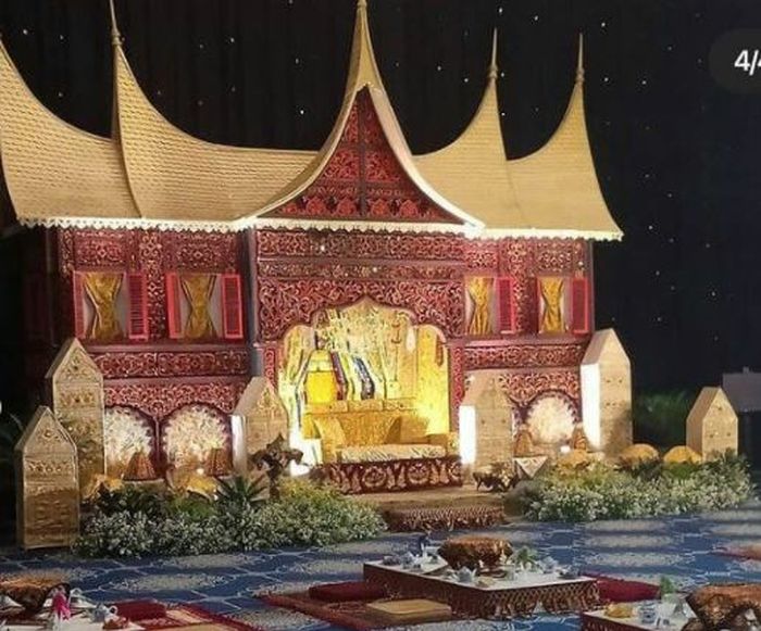 Kental Akan Adat Minang yang Glamor, Yuk Intip Mewahnya Panggung ... Kental Akan Adat Minang yang Glamor, Yuk Intip Mewahnya Panggung ...