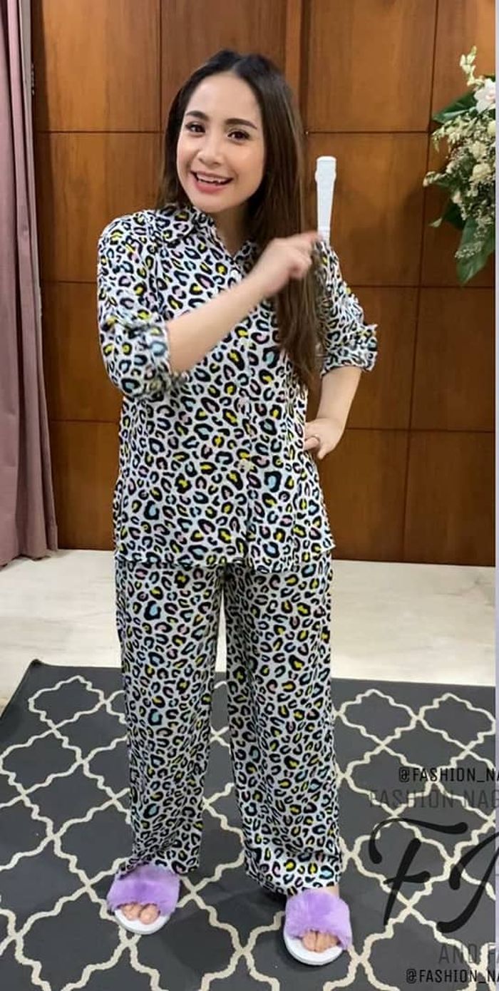 Tampil Modis Pakai Setelan Motif Macan, Ternyata Segini Harga Busana yang Dipakai Nagita Slavina ...