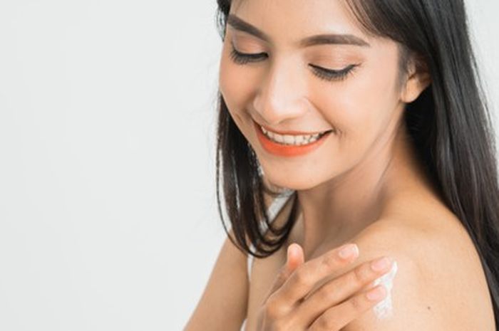 5 Rekomendasi Body Lotion Untuk Kulit Kering Dan Bersisik Di Bawah Rp