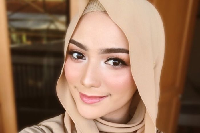 Tetap Santun Tapi Modis, Ini 7 Gaya Citra Kirana Saat Mengenakan Hijab ... Tetap Santun Tapi Modis, Ini 7 Gaya Citra Kirana Saat Mengenakan Hijab ...