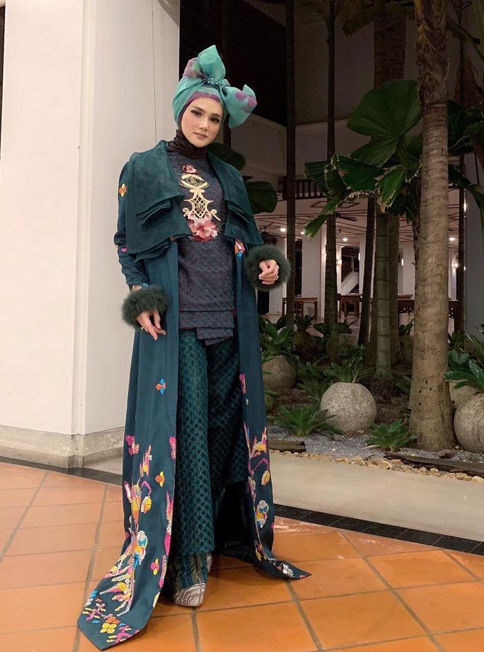 Jadi Pusat Perhatian, Intip Gaya Modis Mulan Jameela Saat Pakai Turban ...