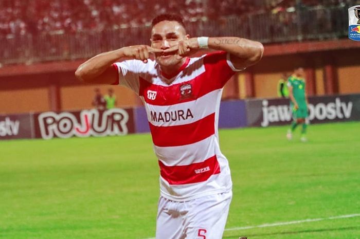 Sempat Bikin Heboh, Jaimerson Xavier Akhirnya Jelaskan Makna Tato ...