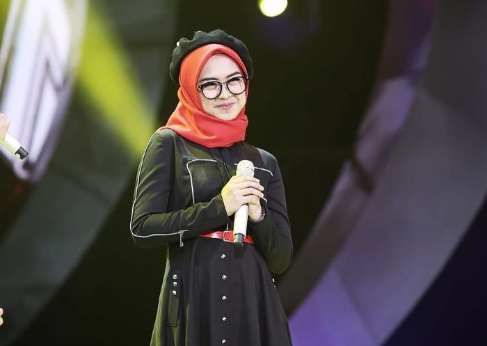 Dituding Oplas, Tampilan Bentuk Wajah Ria Ricis Jadi Sorotan Netizen ...