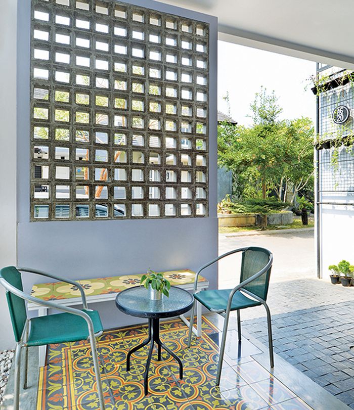 Dinding Roster hingga Sentuhan Warna Ajaib, Ini Dia Kunci Teras Nyaman ...