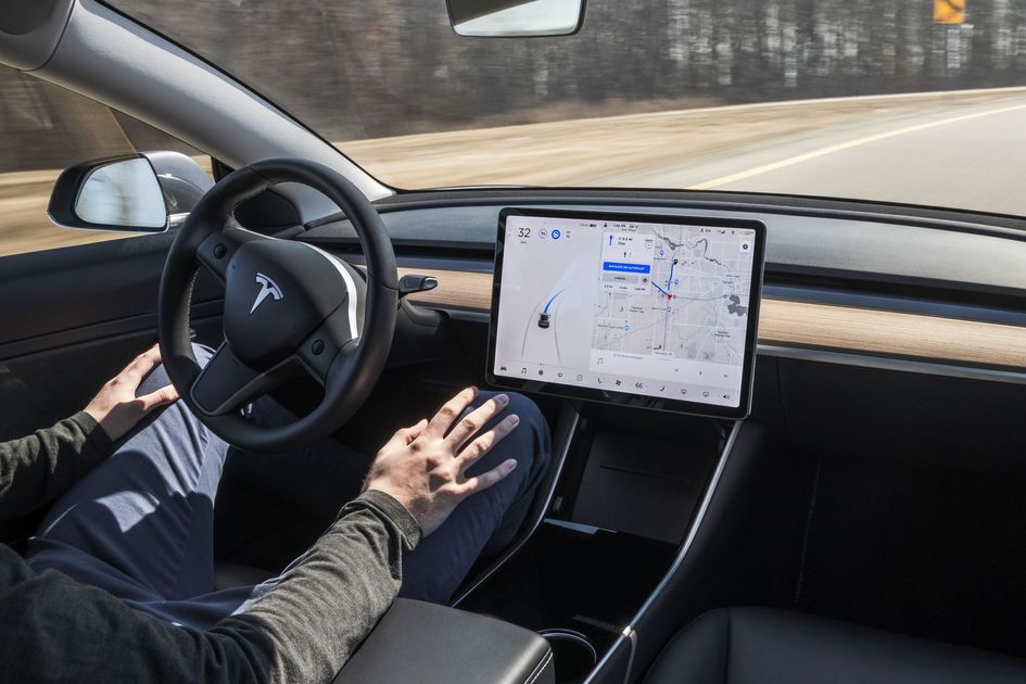 Mantan Bos Tesla: Sistem Autopilot di Mobil Listrik Hanya Omong Kosong