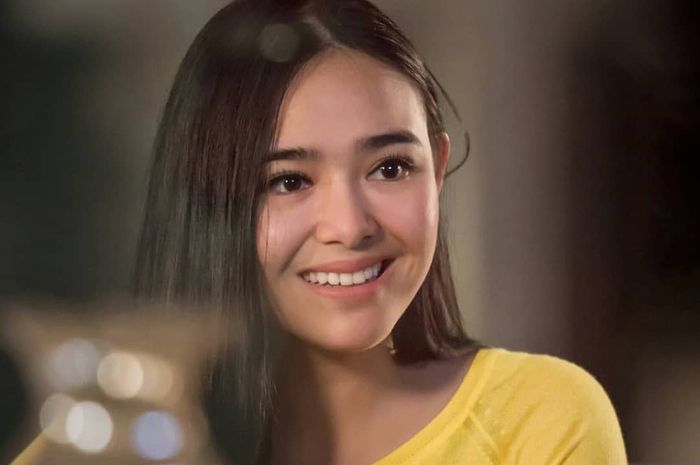Amanda Manopo Ikatan Cinta Tampil Menawan Kenakan Dress Plisket Murah ...
