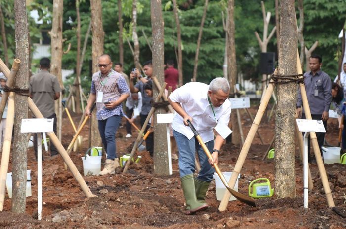 Astra Kembali Berpartisipasi dalam Gerakan Tanam Pohon Bersama di RTH Jakarta - Nakita