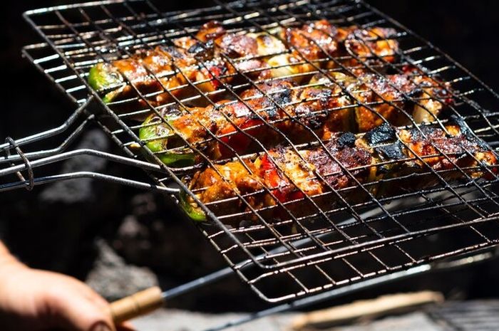 Kenali Bahaya Sering Makan Makanan Bakaran yang Kerap Diabaikan - Grid ... Kenali Bahaya Sering Makan Makanan Bakaran yang Kerap Diabaikan - Grid ...