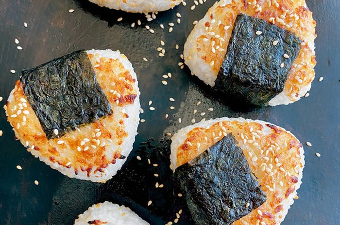 Bikin Yaki Onigiri Buat Sahur Yuk! Begini Resep Mudah dan Praktisnya ...
