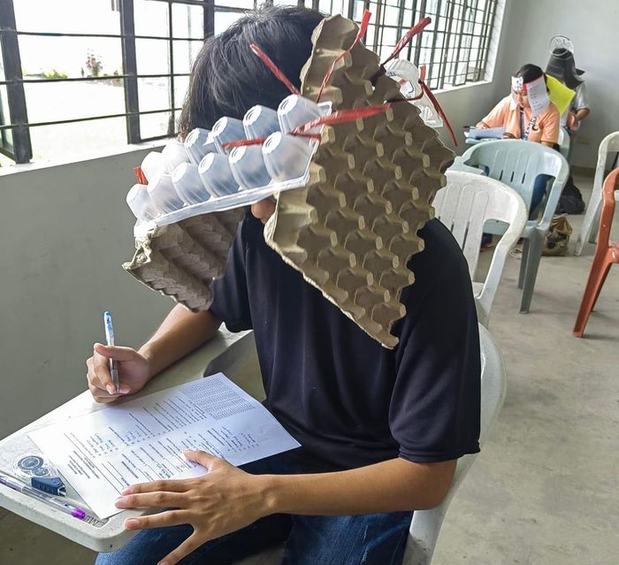 Kreatif! Dosen di Filipina Minta Mahasiswanya Bikin Topi Anti Nyontek ...