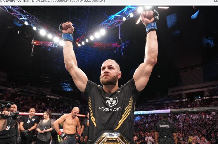 Buka Peluang Jajal Kelas Berat, Jon Jones dan Francis Ngannou Jadi ...