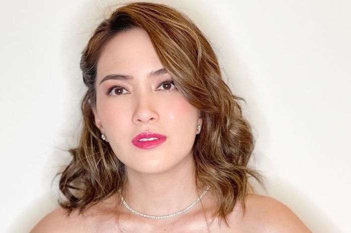 Janda Anak Satu Pamer Body Mantap Pakai Kemben Manik-manik, Gaya Seksi Shandy Auli Curi ...