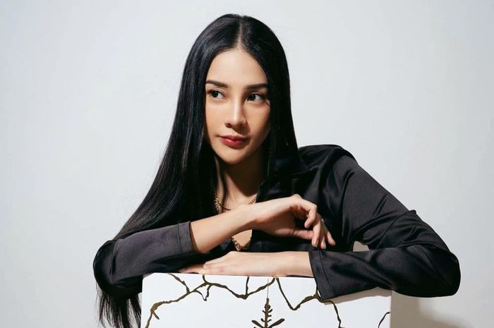 Mba Pelakor Balik Lagi, Intip Tampilan Seksi Elegan Anya Geraldine Saat Premier Film Layangan ...