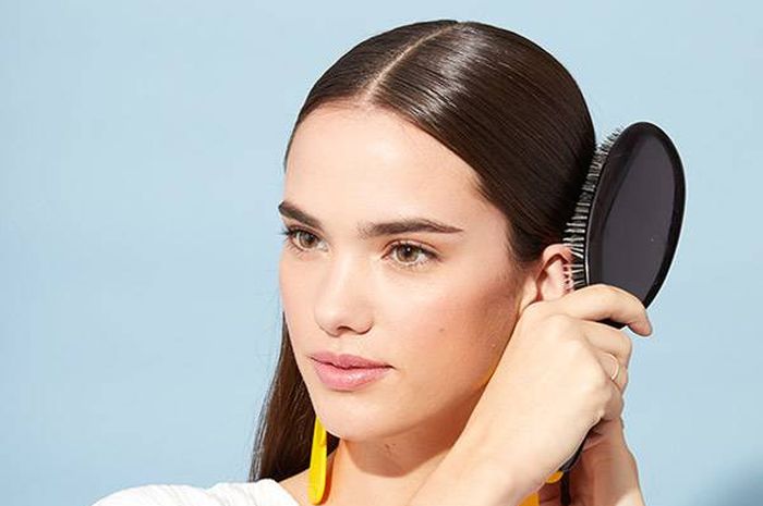Seberapa Sering Kita Harus Mengganti Sisir Rambut? Ini Penjelasan Pakar!