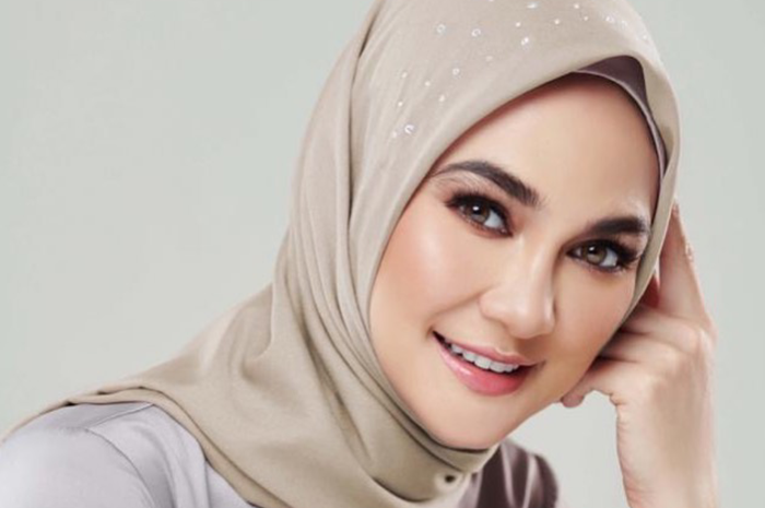 Jelang Ramadan, Luna Maya Tampil Cantik Berhijab Bikin Adem Hingga Tuai Pujian Netizen - Stylo