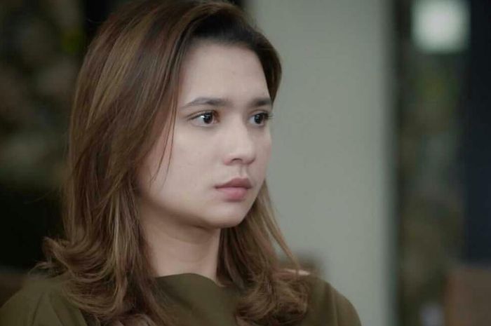 Janda Favorit Ikatan Cinta Kini Jarang Muncul di Layar Kaca, Gaya Rebahan Cantik Mayang Yudittia ...
