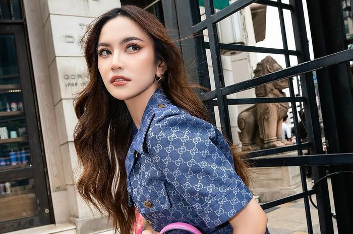 Tanpa Niat Pamer, Mahalini Bergaya Nyentrik Saat Tenteng Tas Tali ...