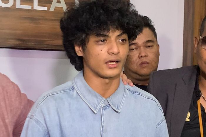 Joget Usai Diperiksa Polisi, Vadel Badjideh Beri Pernyataan Ini Joget Usai Diperiksa Polisi, Vadel Badjideh Beri Pernyataan Ini