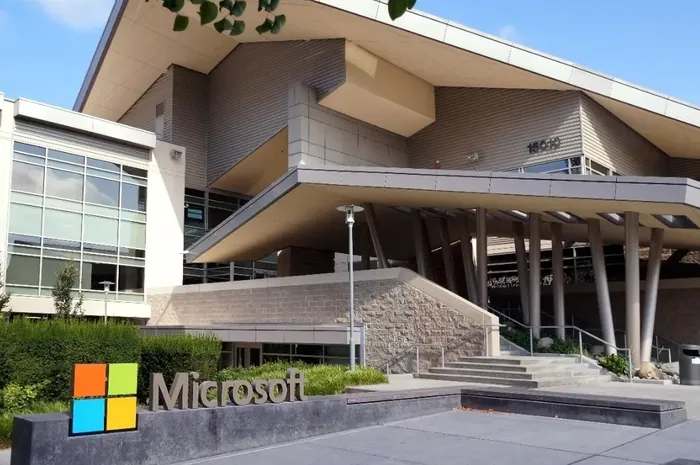 Microsoft Akan PHK Massal 11.000 Karyawan, Dampak Resesi 2023 ...