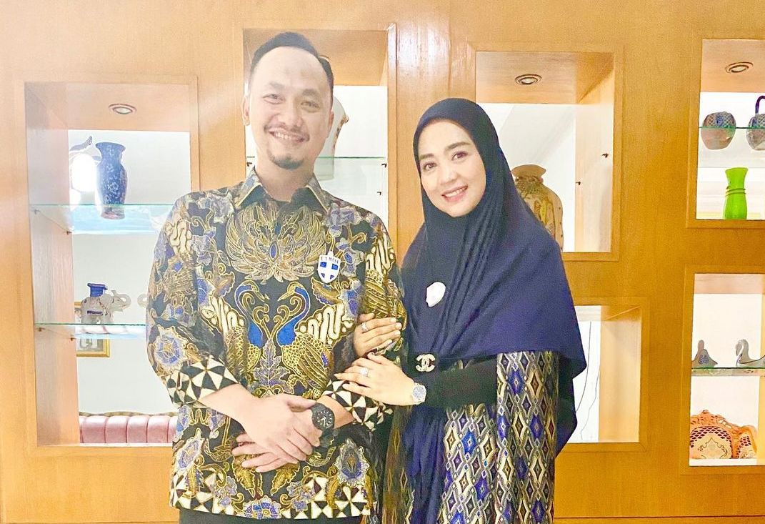 Suami Nuri Maulida