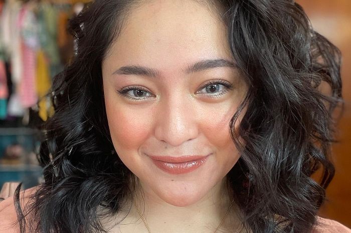 Warna Rambutnya Makin Rame, Intip Penampilan Baru Marshanda yang ...