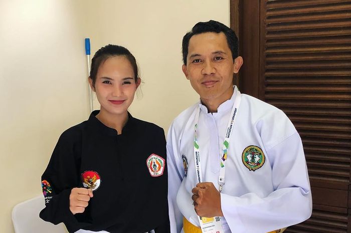 Garang di Laga, Ini Penampilan Pendekar Silat Wewey Wita Sehari-hari ...