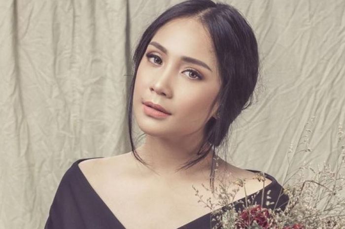 Cuma Jadi Daleman Hingga Kelihatan Sedikit, Baju Nagita Slavina Bikin Syok Netizen Saat Tahu ...