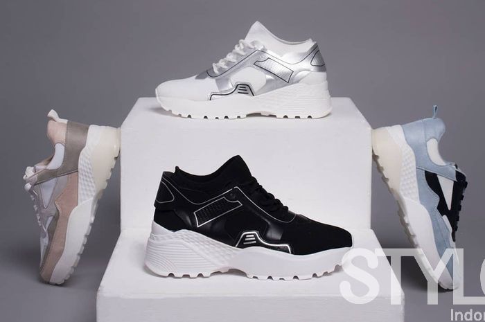 Tren Fashion 2020 : Rekomendasi Sepatu Sneakers Kekinian dari Brand ...