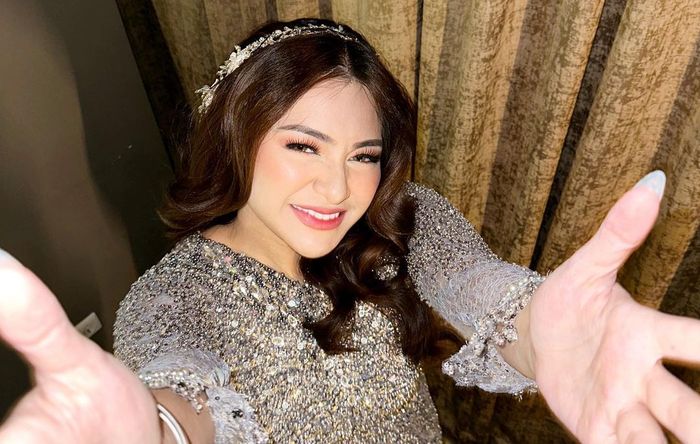 Dandan Horor Mirip Tengkorak, Nathalie Holscher Pamer Aksi Balapan Motor Bareng Pacar Bule, Auto ...