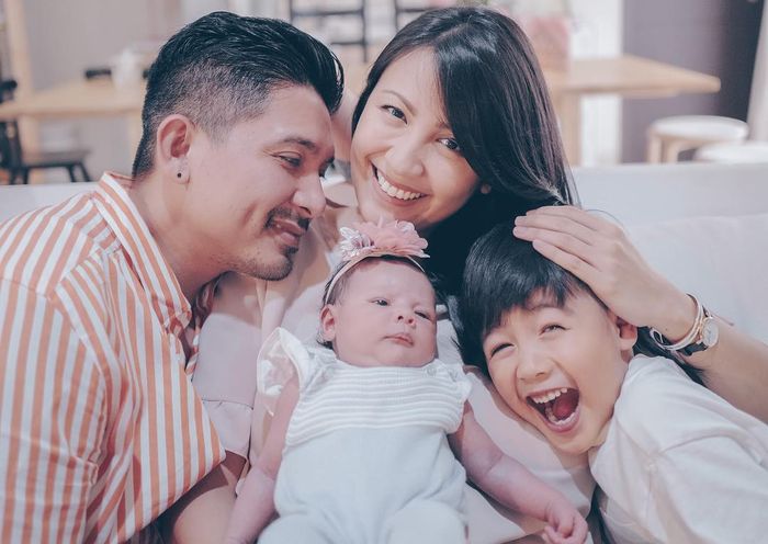 Pesan Romantis Ryan Delon untuk Sharena di Hari Anniversary Pernikahan