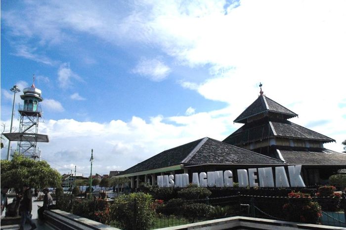 Latar Belakang dan Sejarah Berdirinya Kerajaan Demak pada Akhir Abad ke ...