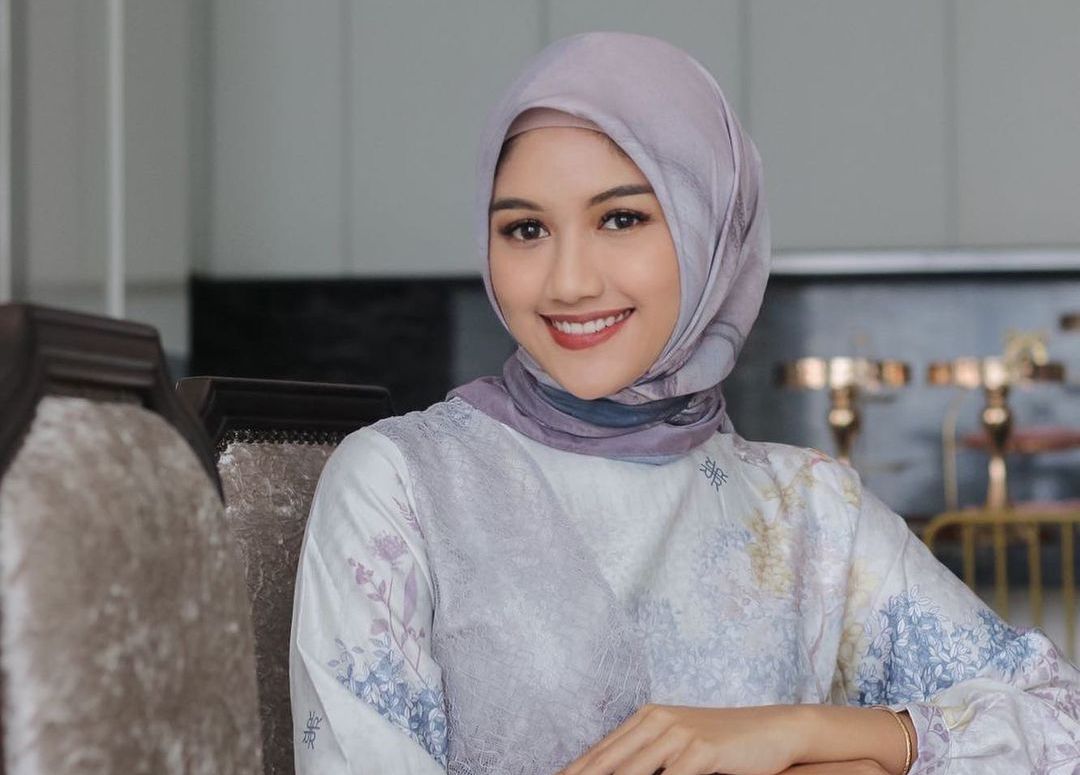 Bukan Hermes, Erina Gudono Menantu Presiden Pakai Tas Branded yang ...