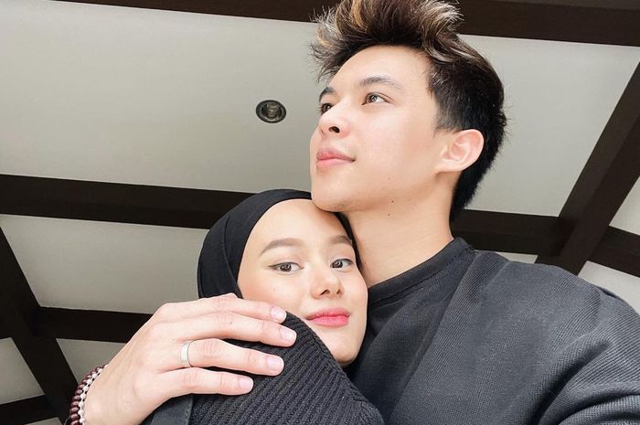 Gaya Couplenya Gak Pernah Gagal, Intip Potret Dinda Hauw dan Rey ... Gaya Couplenya Gak Pernah Gagal, Intip Potret Dinda Hauw dan Rey ...