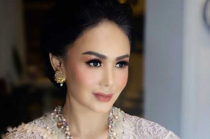 Masih Awet Muda Dengan Wajah Yang Masih Kinyis Kinyis Bak Abg Namun Sudah Jadi Nenek Yuni Shara