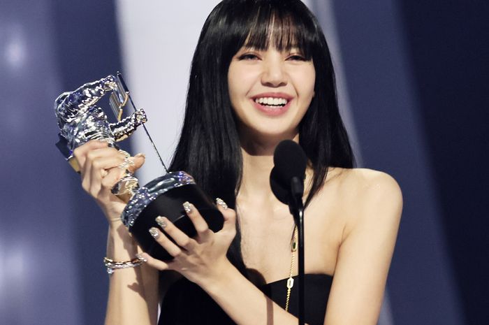 Lisa BLACKPINK Tambah Tiga Rekor Dunia Baru. Berprestasi Banget ...