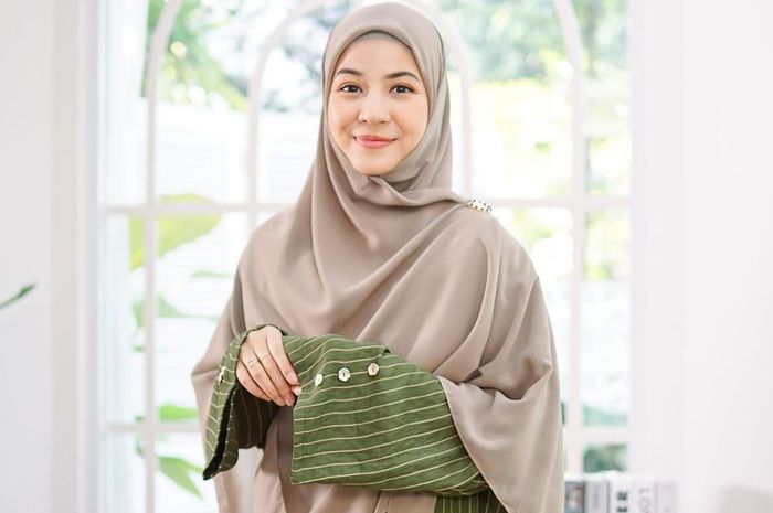 Ada Tas Sederhana Puluhan Juta di Gaya Syari Modis Natasha Rizky - Stylo