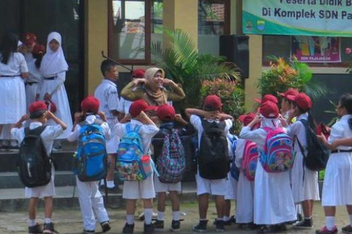 4 Arti Mimpi Telat Masuk Sekolah Memang Pertanda Buruk, Berhati-hatilah ...
