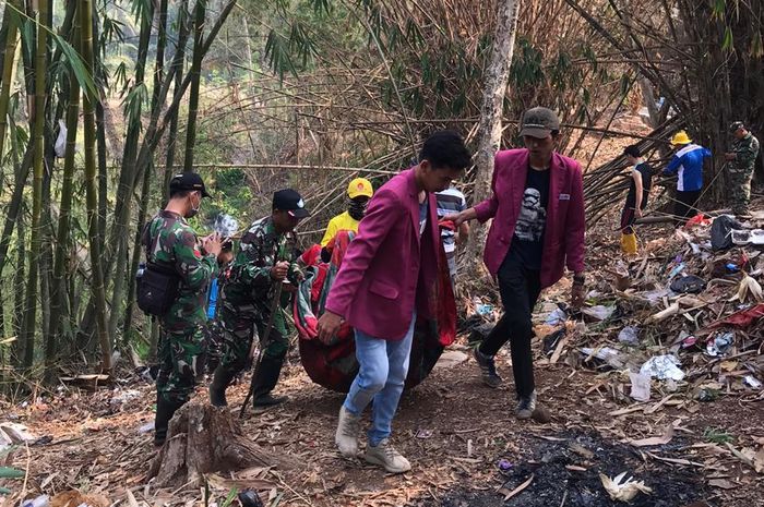 Dinobatkan sebagai Salah Satu Sungai Terkotor, STIKes IMC Bintaro ...