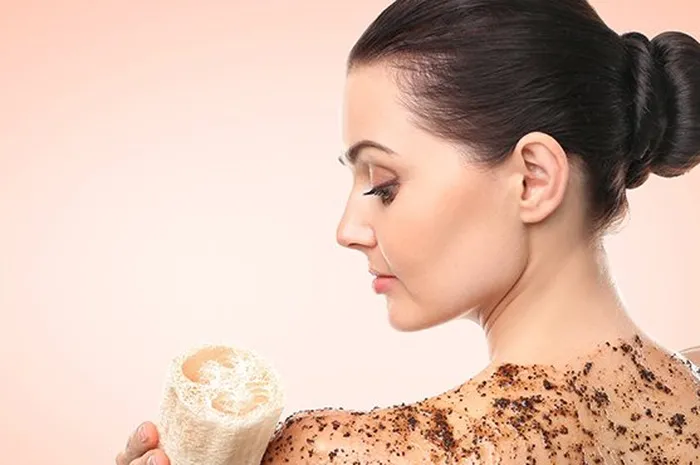 Wangi! 4 Body Scrub Kopi untuk Atasi Bau Badan Bikin Kulit Harum dan ...