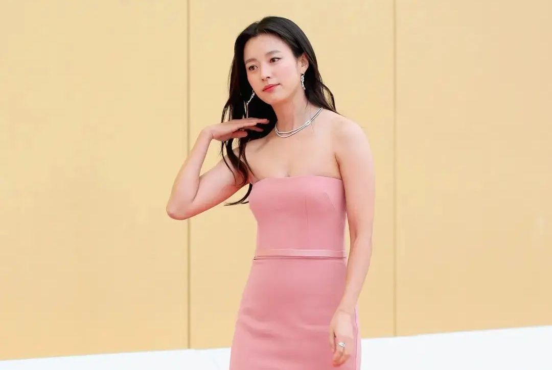 Han Hyo Joo Jadi Ibu Anak SMA di Drakor Moving, Simak Fakta Karakternya ... Han Hyo Joo Jadi Ibu Anak SMA di Drakor Moving, Simak Fakta Karakternya ...