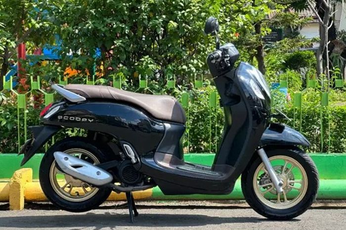 Mau Beli Scoopy Baru atau Scoopy Bekas? Cek Perbandingan Harganya di 2024