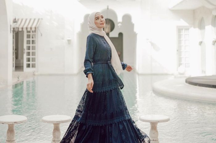 5 Outfit Idul Adha ala Selebgram Hamidah Rachmayanti. Modis Simpel ...