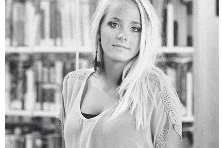 Putri Bungsu Shawn Crahan 'Slipknot' Meninggal di Usia 22 Tahun - Page all