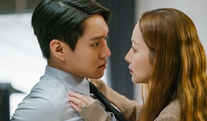 Drama Korea Love In Contract Viral, Penampilan Park Min Young dalam Balutan Busana Unik Curi ...