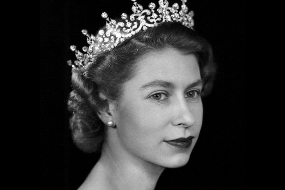 Apple Turut Bersedih Atas Wafatnya Queen Elizabeth II, Netizen: Yang ...
