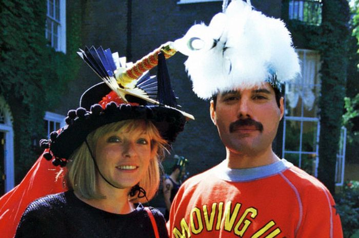 7 Potret Freddie Mercury dan Mary Austin, Cinta Sejati Sang Vokalis ...